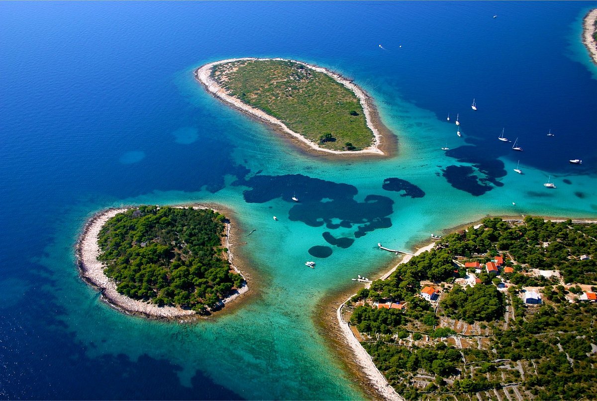 All Inclusive Blue Lagoon tour from Split with Three Islands Visit